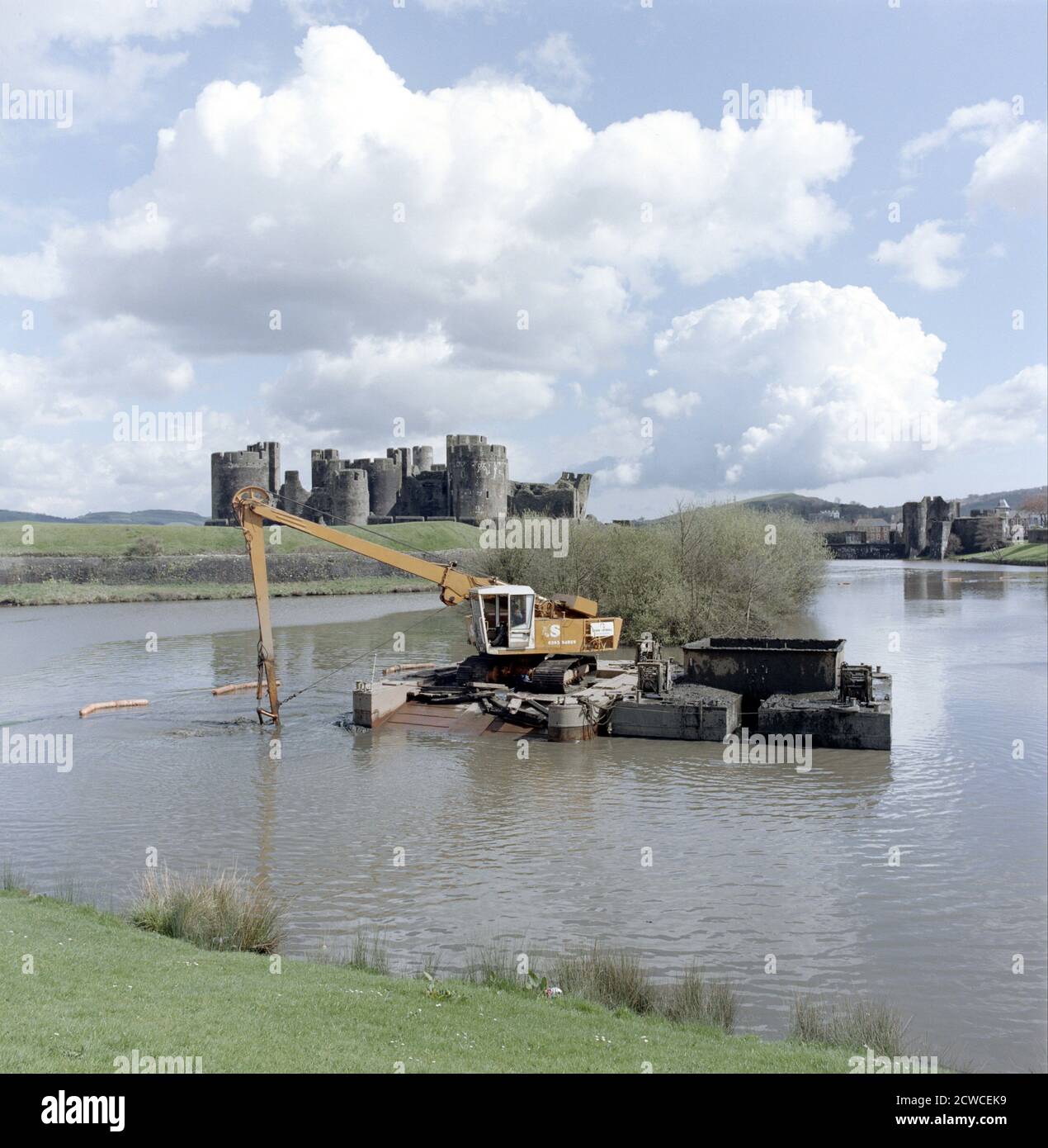 Cleaning moat hi-res stock photography and images - Alamy