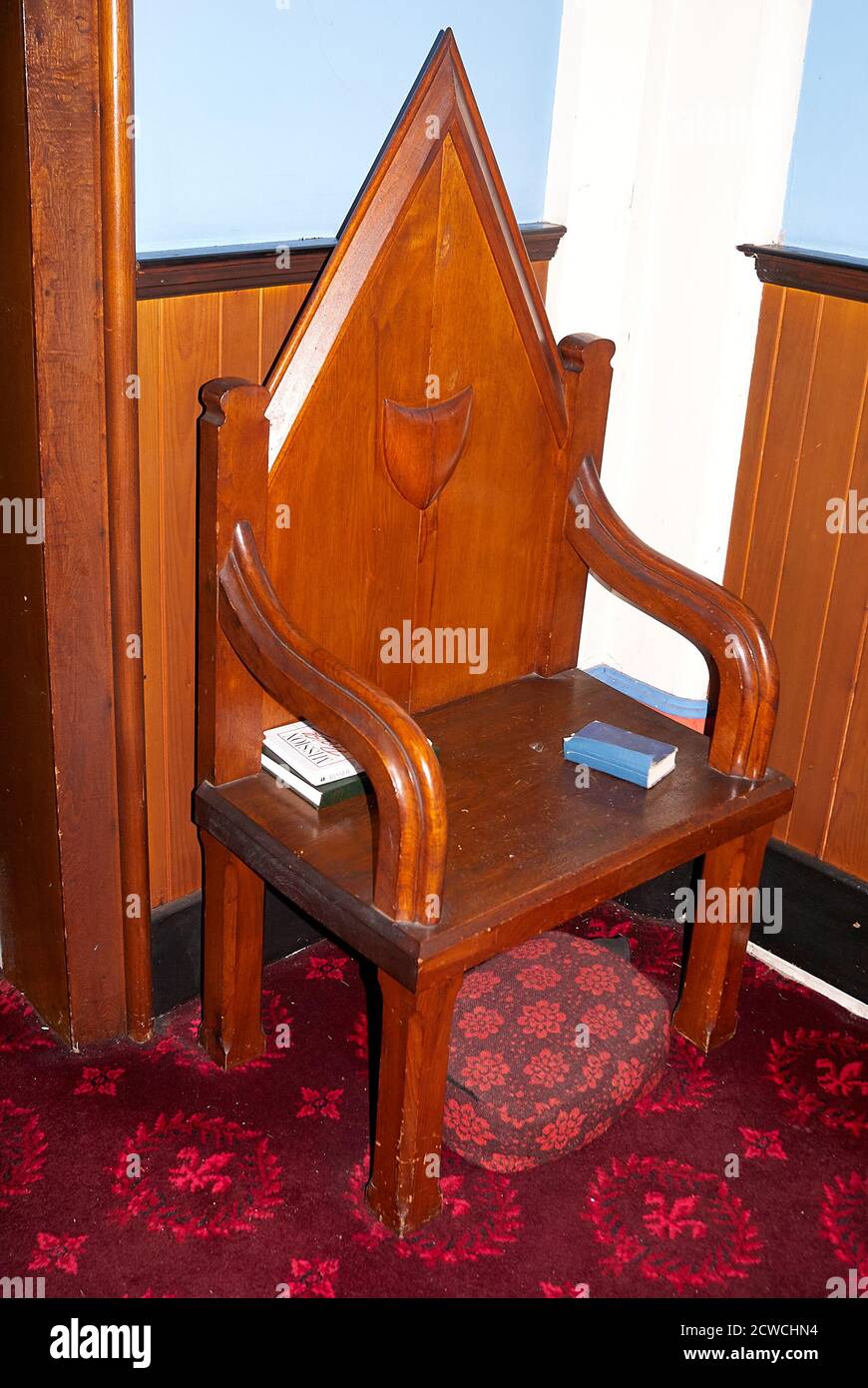 Ceremonial chair hi-res stock photography and images - Alamy