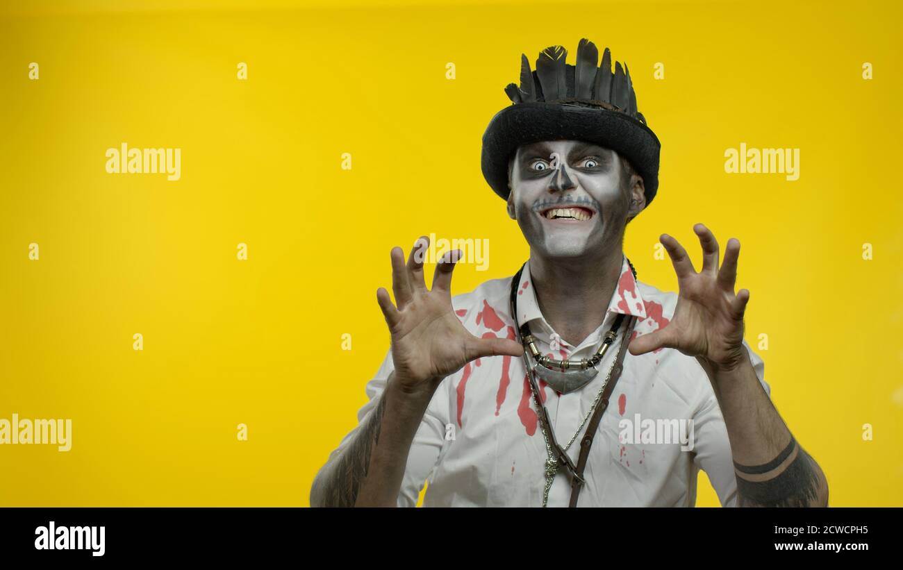 Man top hat spooky hi-res stock photography and images - Alamy