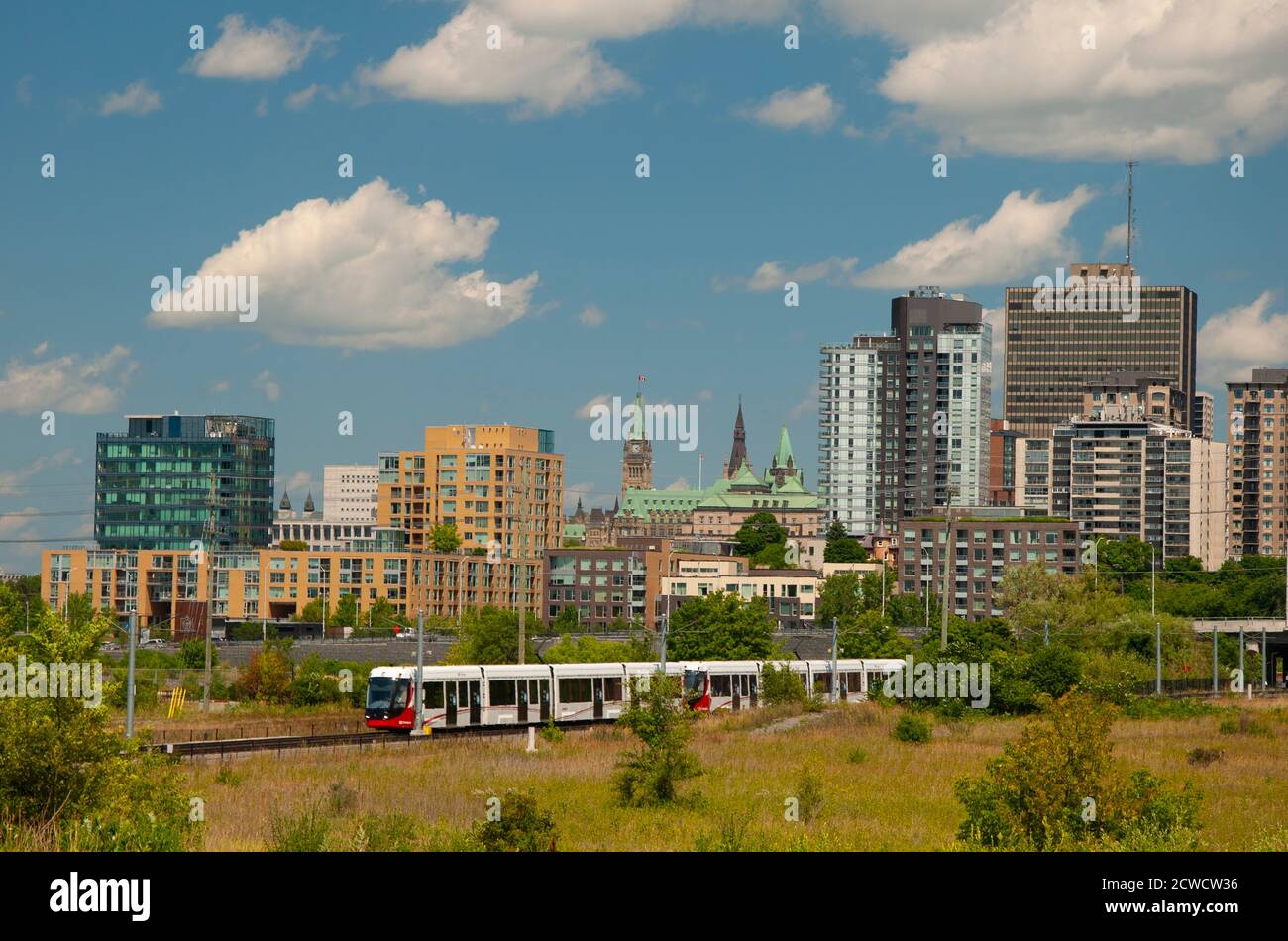 Ottawa light rail transit lrt hi-res stock photography and images - Alamy