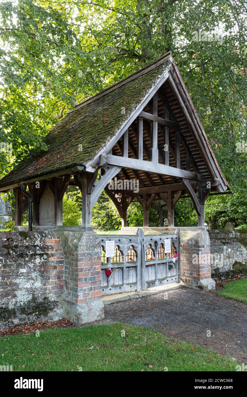Lychgate hi-res stock photography and images - Alamy