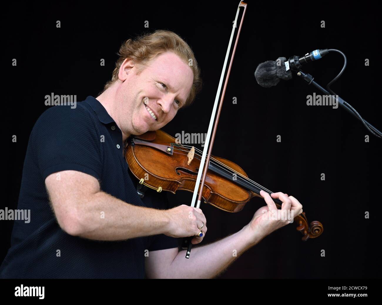 Daniel hope violinist hi-res stock photography and images - Alamy