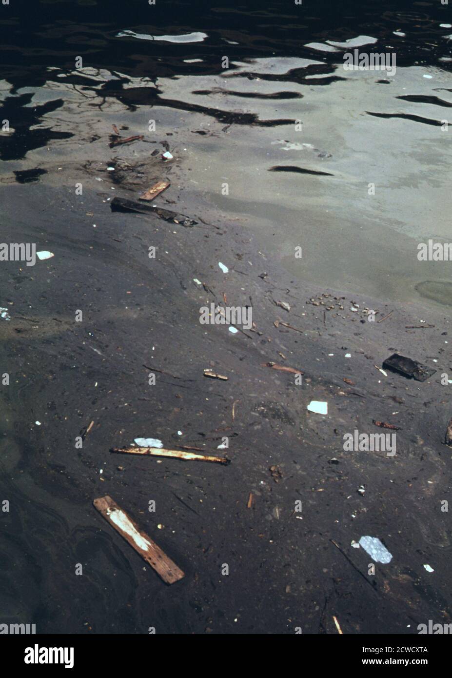 Oil and debris on the Hudson River ca. May 1974 Stock Photo - Alamy