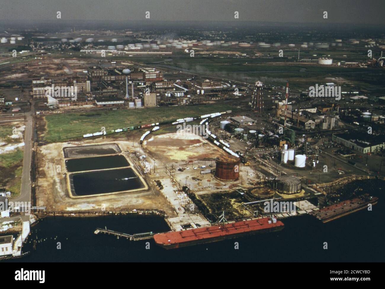 1970s arthur kill river hi-res stock photography and images - Alamy