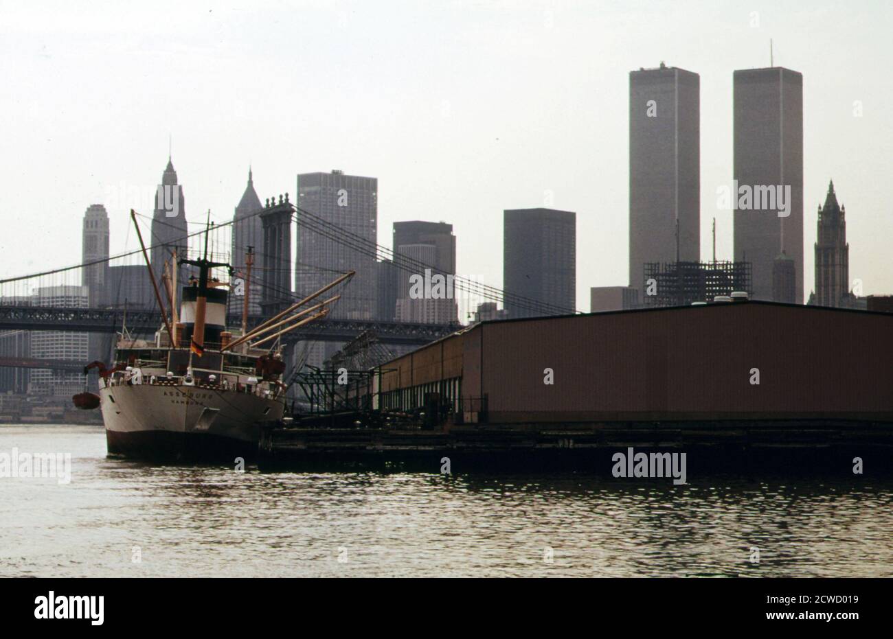 World trade center towers 1970s hi-res stock photography and images - Alamy
