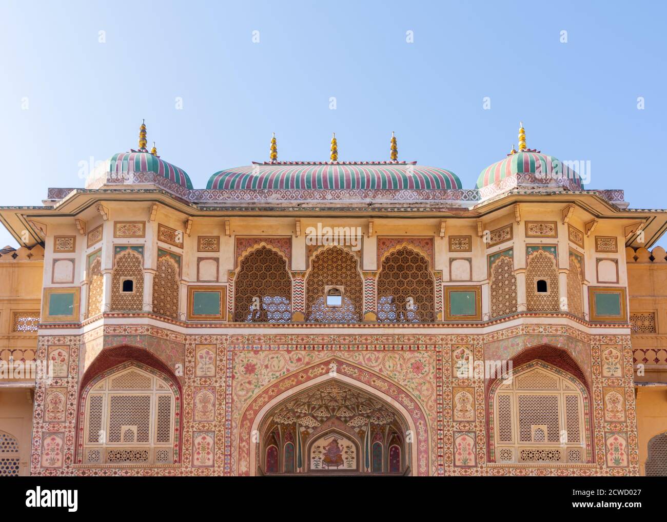 A view of the detailed gateway in the Amber Fort, Jaipur, Rajasthan ...