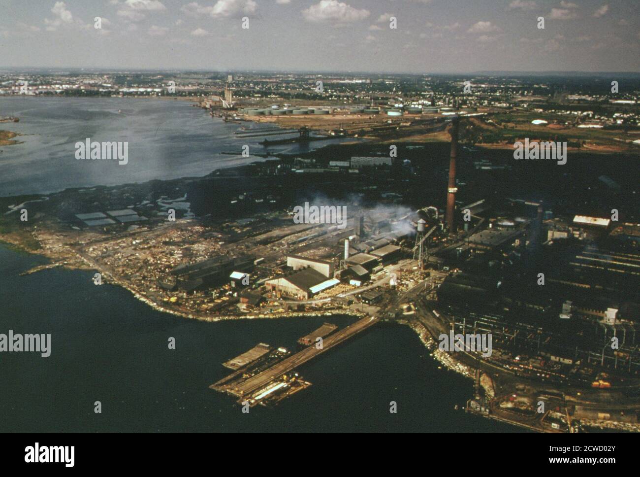 The Arthur Kill River in New Jersey in the metropolitan New York area ...