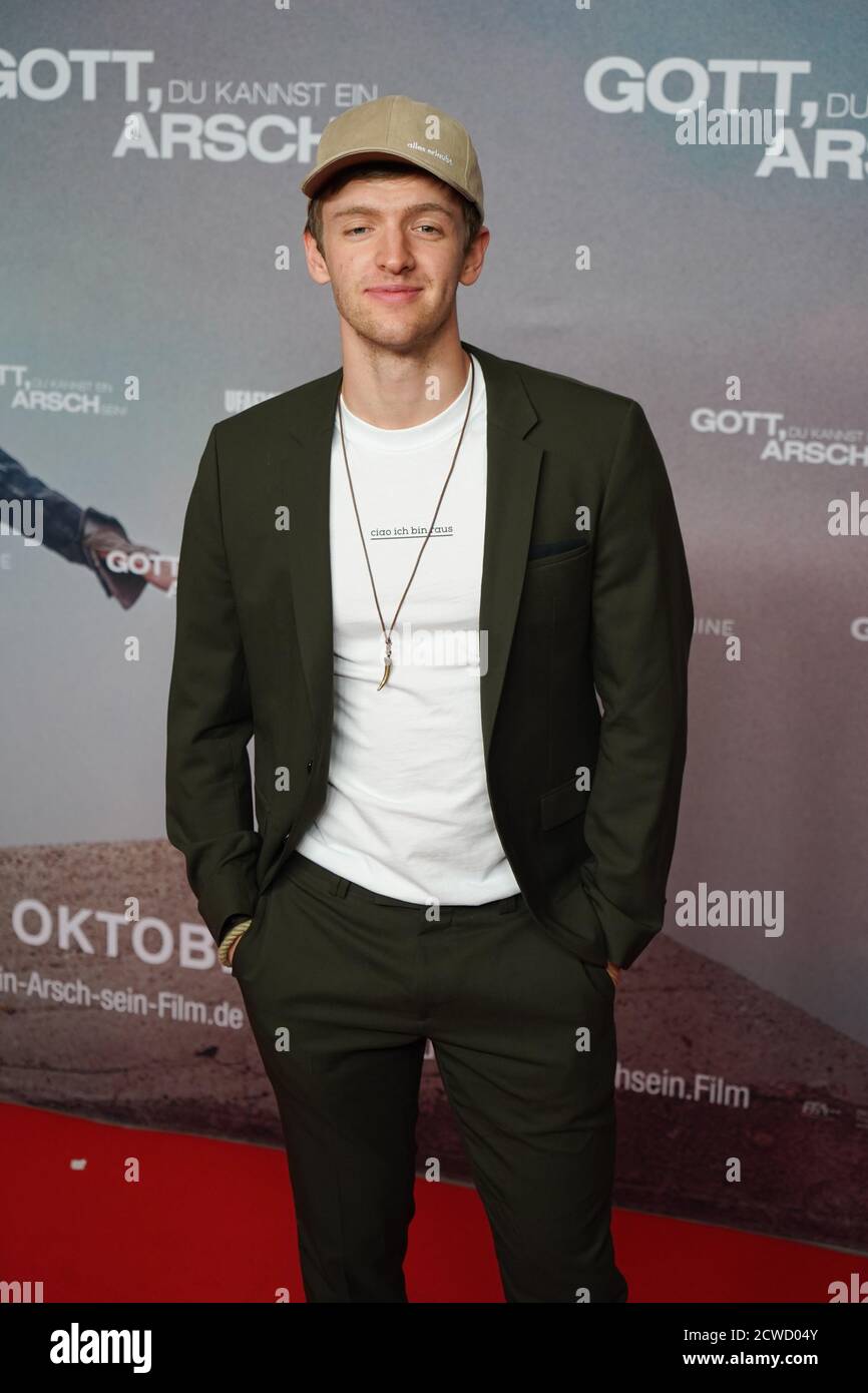 Berlin, Germany. 29th Sep, 2020. Timur Bartels comes to the premiere of ...