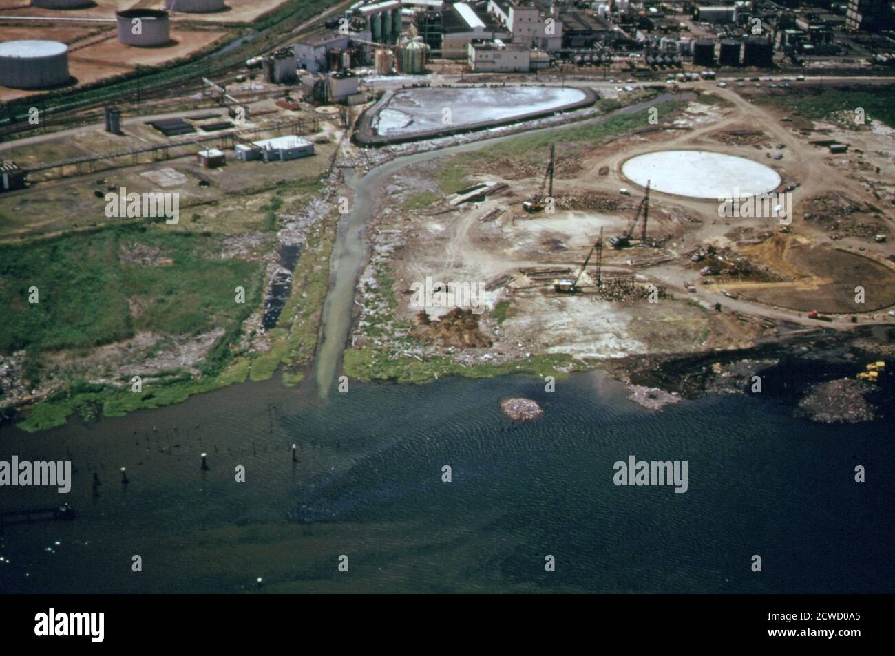1970s arthur kill river hi-res stock photography and images - Alamy