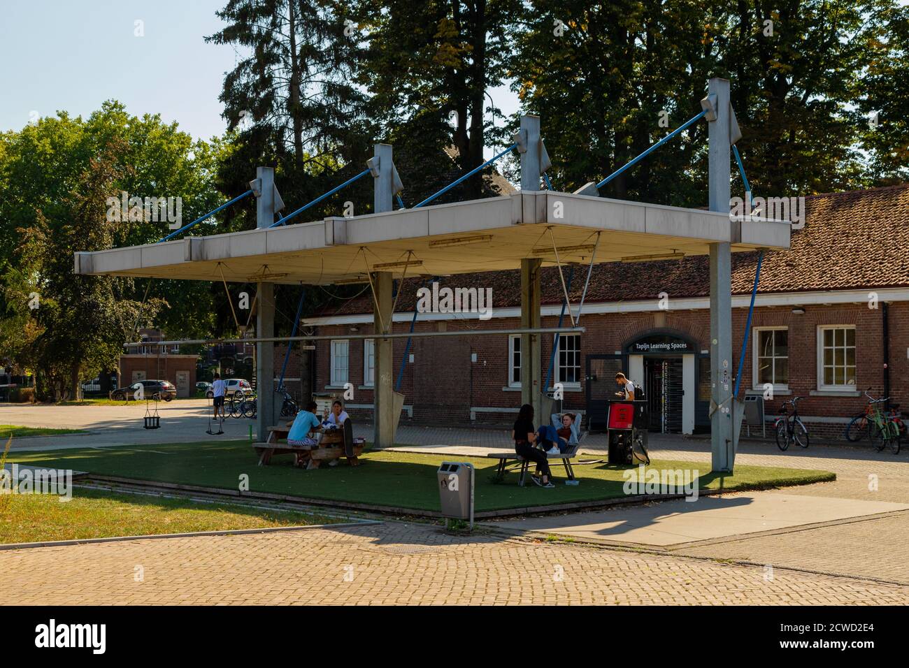 Revitalizing the Tapijn barracks and fuel station in a vibrant student ...