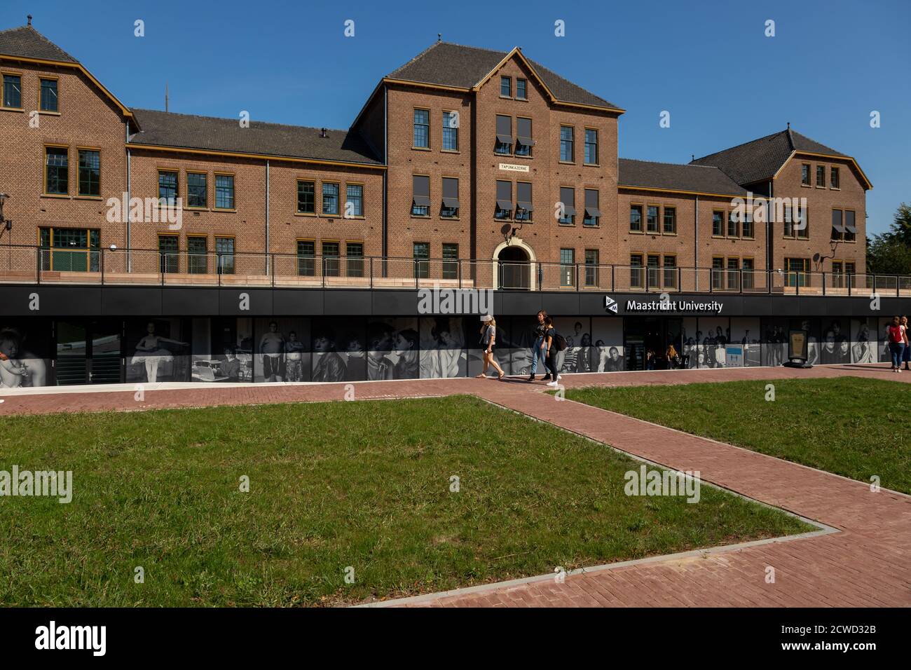 Revitalizing the Tapijn barracks in a vibrant student spot in the city ...