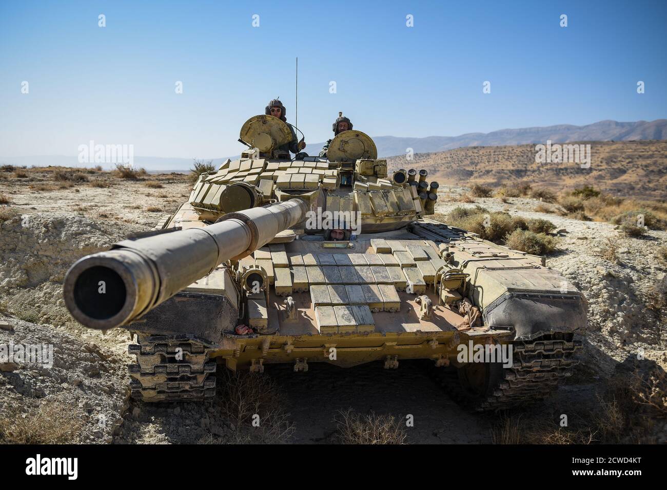 The Iranian Army held Samen-ul-A'emeh 2020 military drills in Siyakh ...