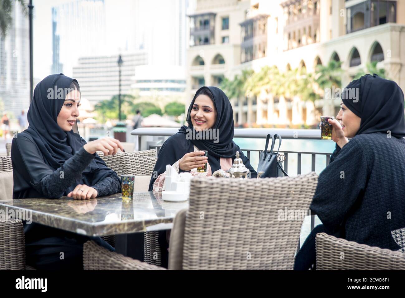 Dubai Girls In Abaya