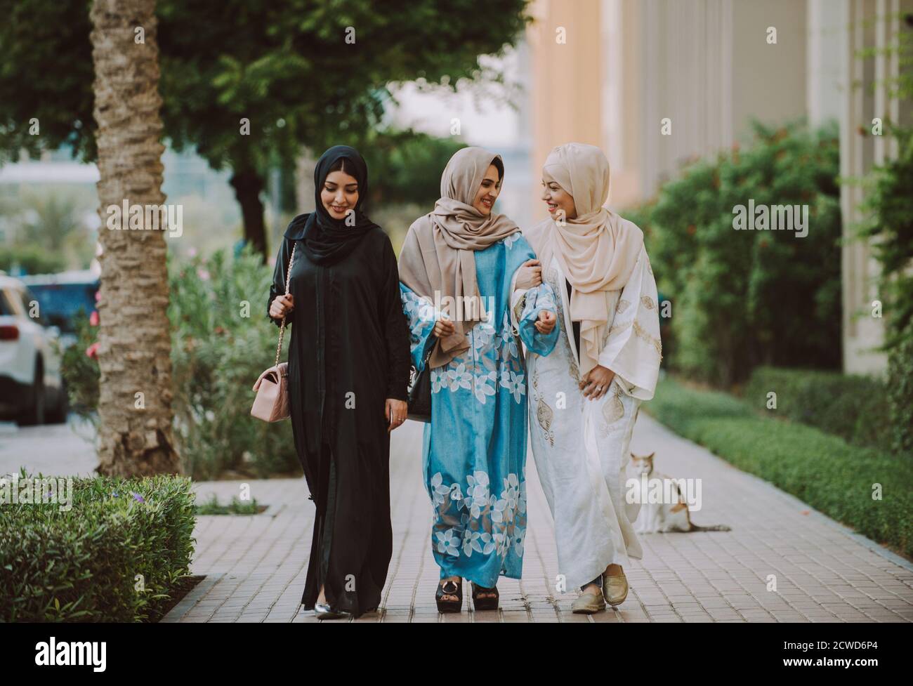 Dubai Girls In Abaya