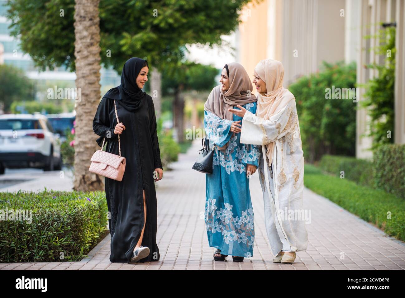 Dubai Girls In Abaya