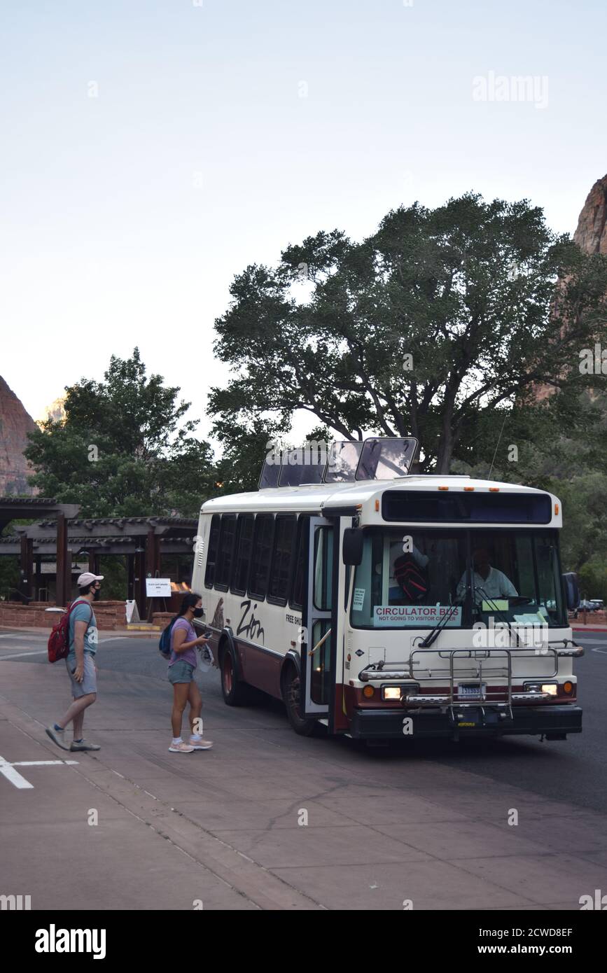 Zion national park shuttle buses hi-res stock photography and images ...