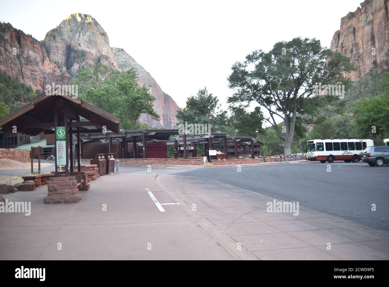 Zion national park shuttle buses hi-res stock photography and images ...