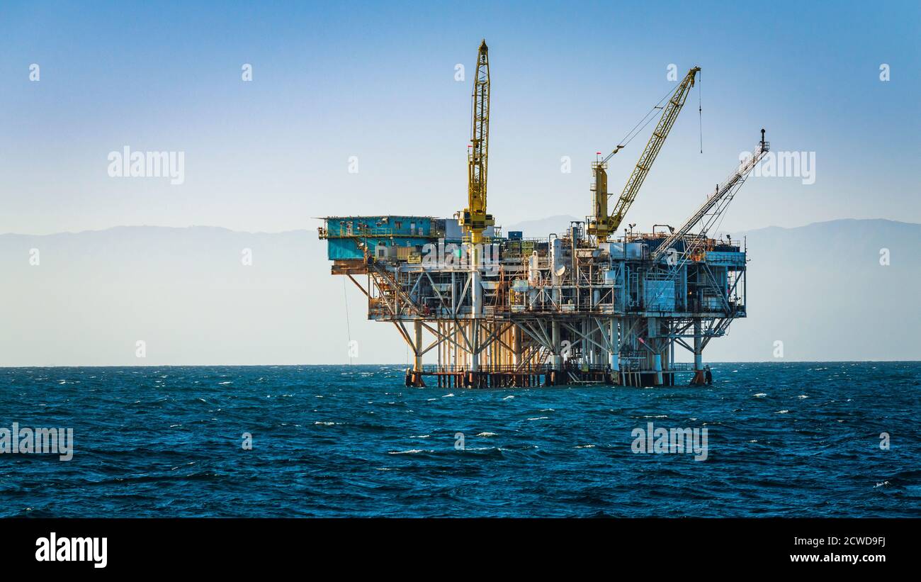 Offshore oil drilling rig california hi-res stock photography and ...