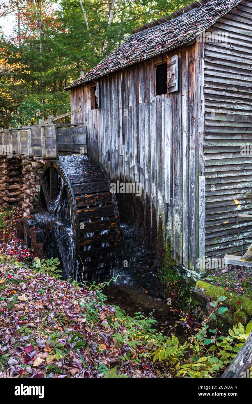 Historic Cable Mill at Cades Cove in the Great Smoky Mountains National ...