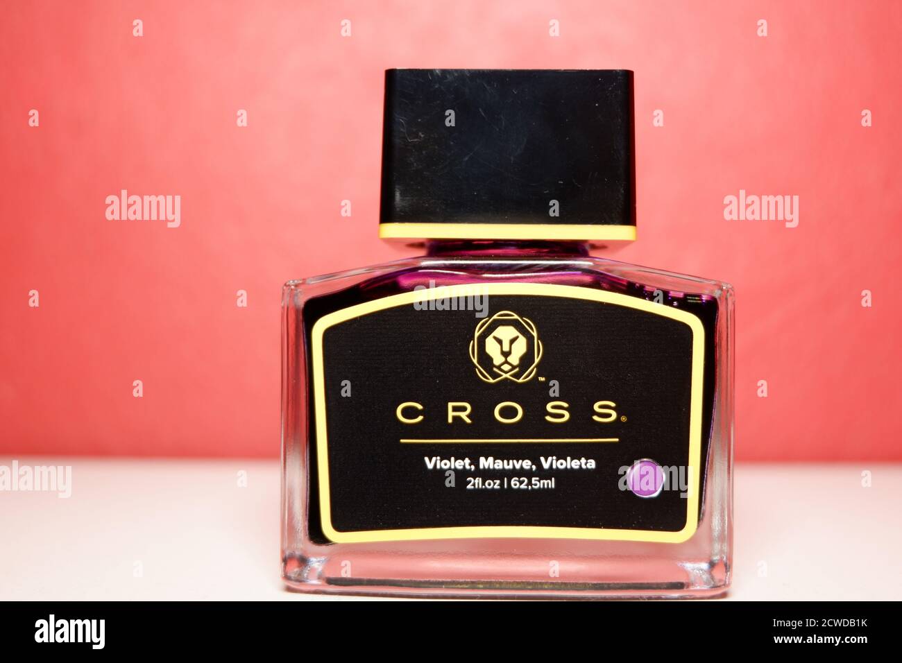 Cross fountain pen hi-res stock photography and images - Alamy