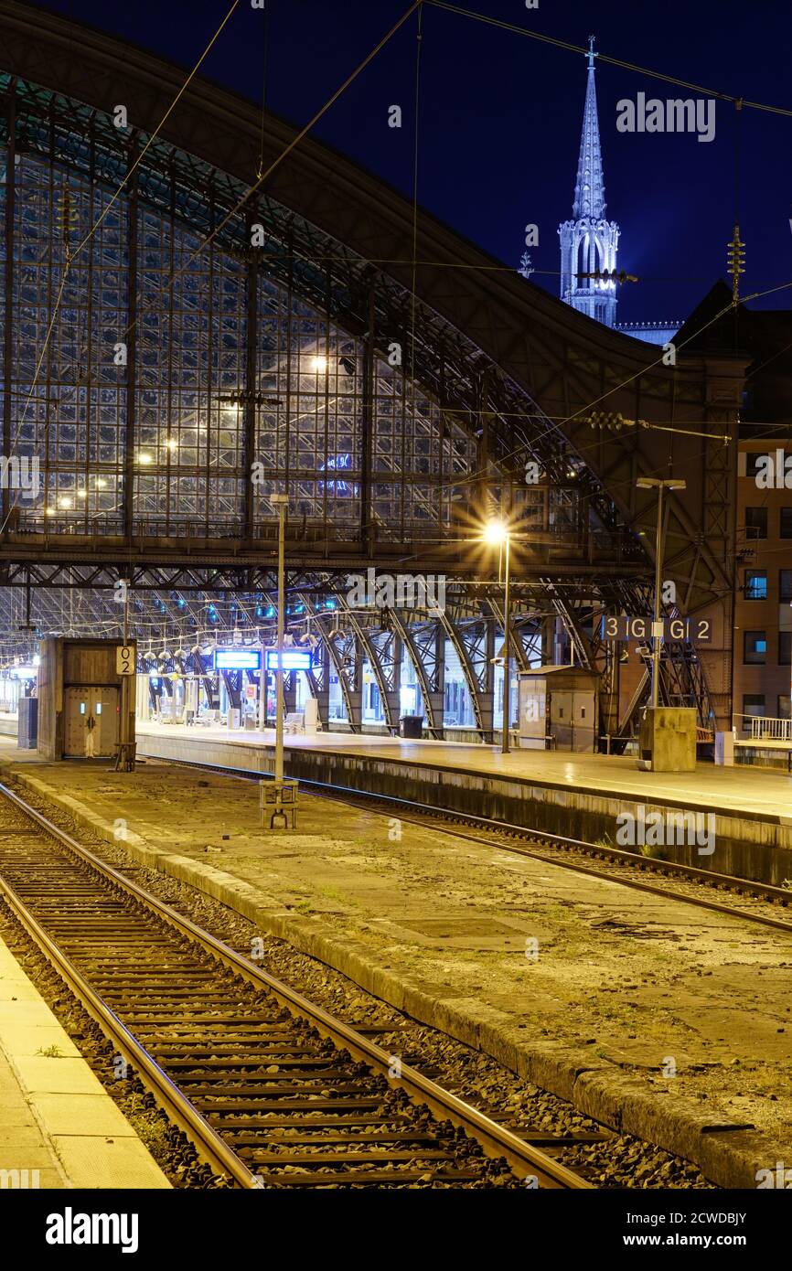 Railway station passages hi-res stock photography and images - Alamy