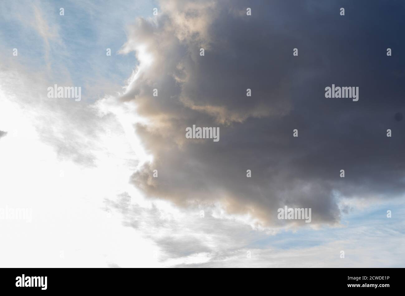 Blue fade background hi-res stock photography and images - Alamy