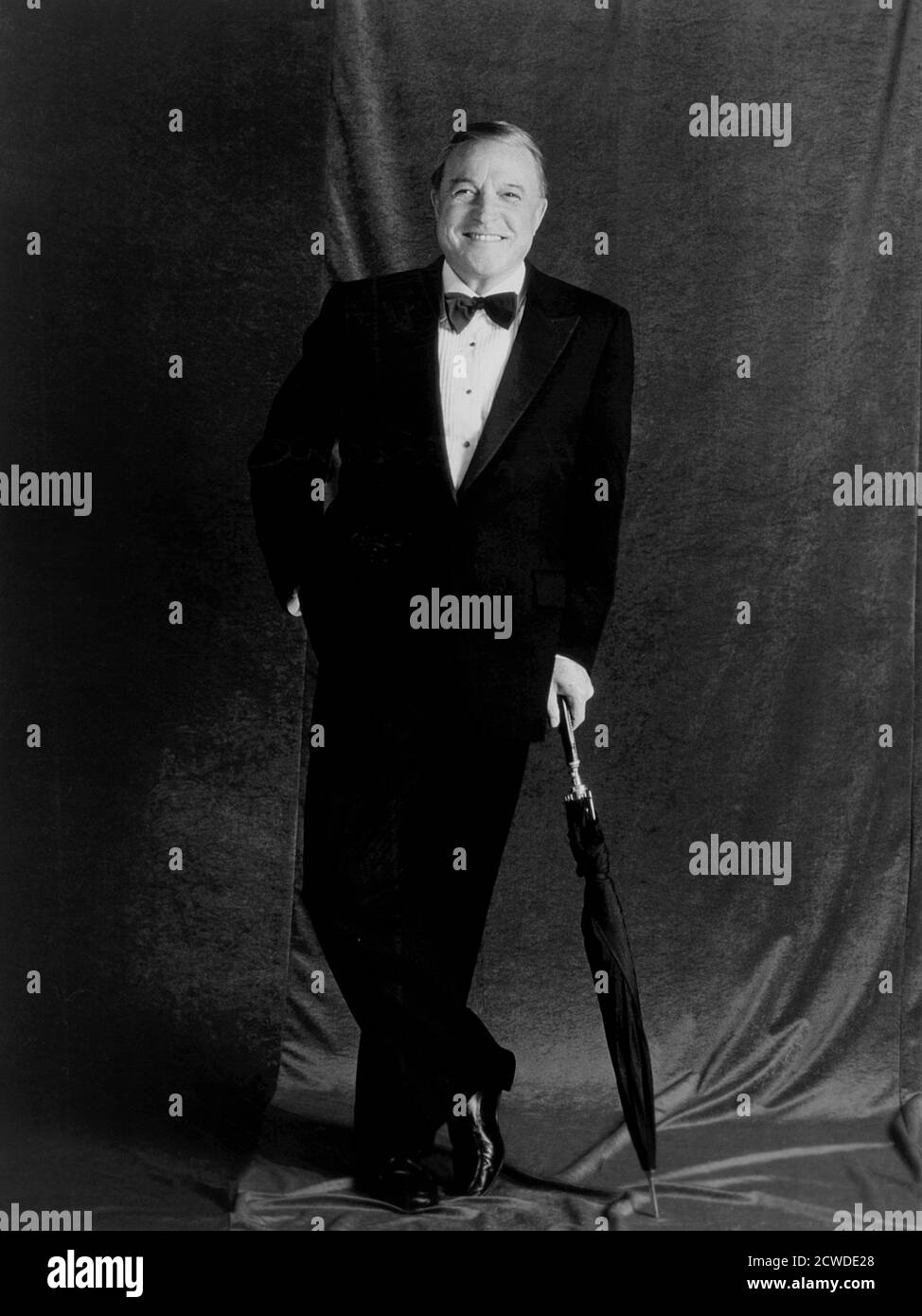 Gene Kelly, Full-Length Publicity Portrait, photo by Milton H. Greene ...