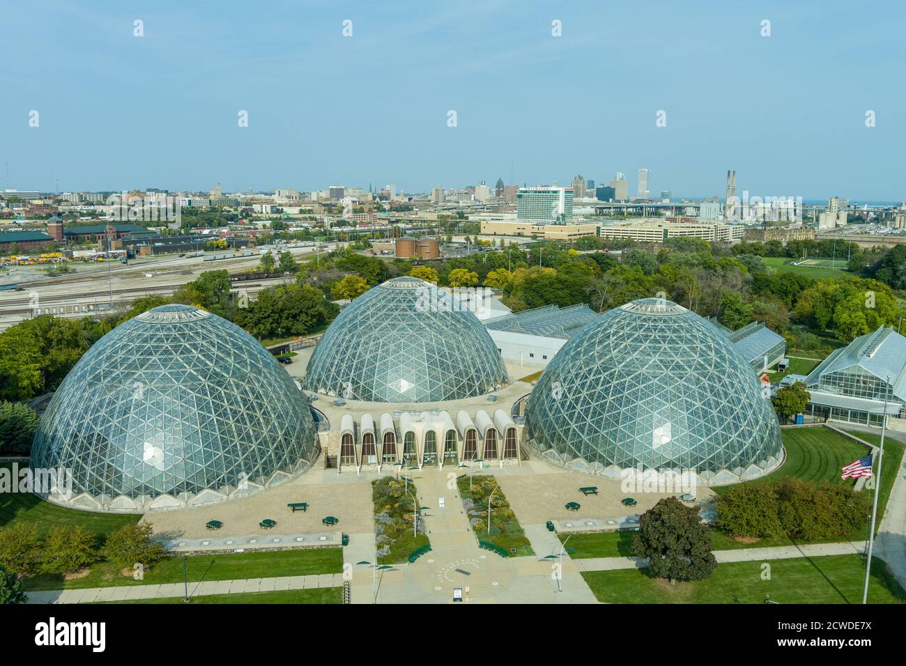 Greenhouse domes hi-res stock photography and images - Alamy