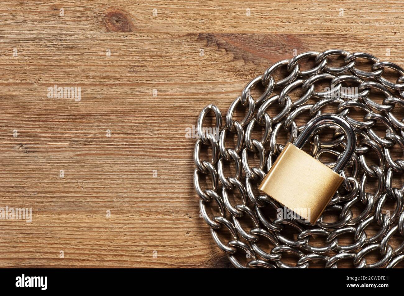 closeup stainless steel chain and padlock, security concept Stock Photo ...