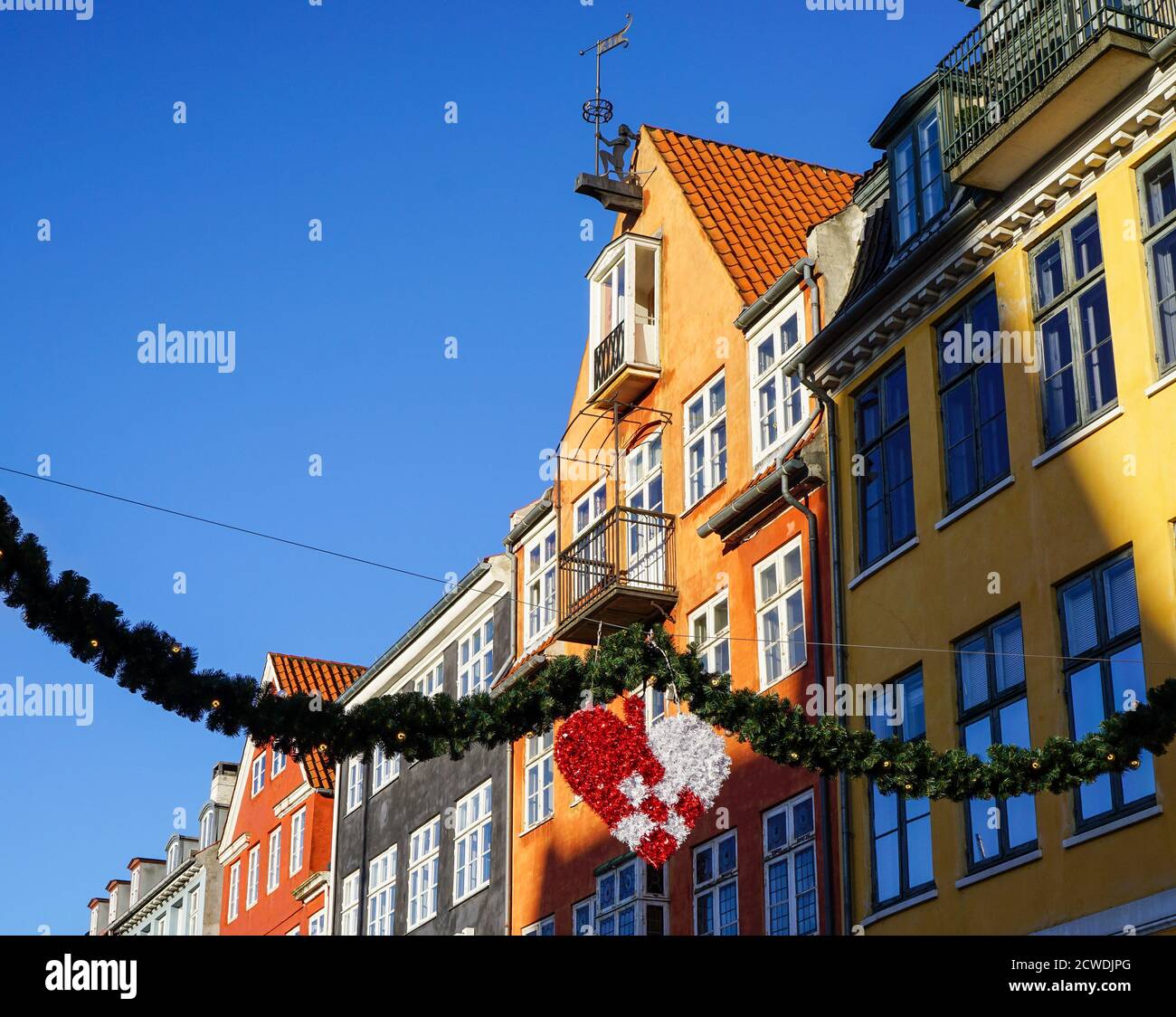Hanging across street hi-res stock photography and images - Alamy