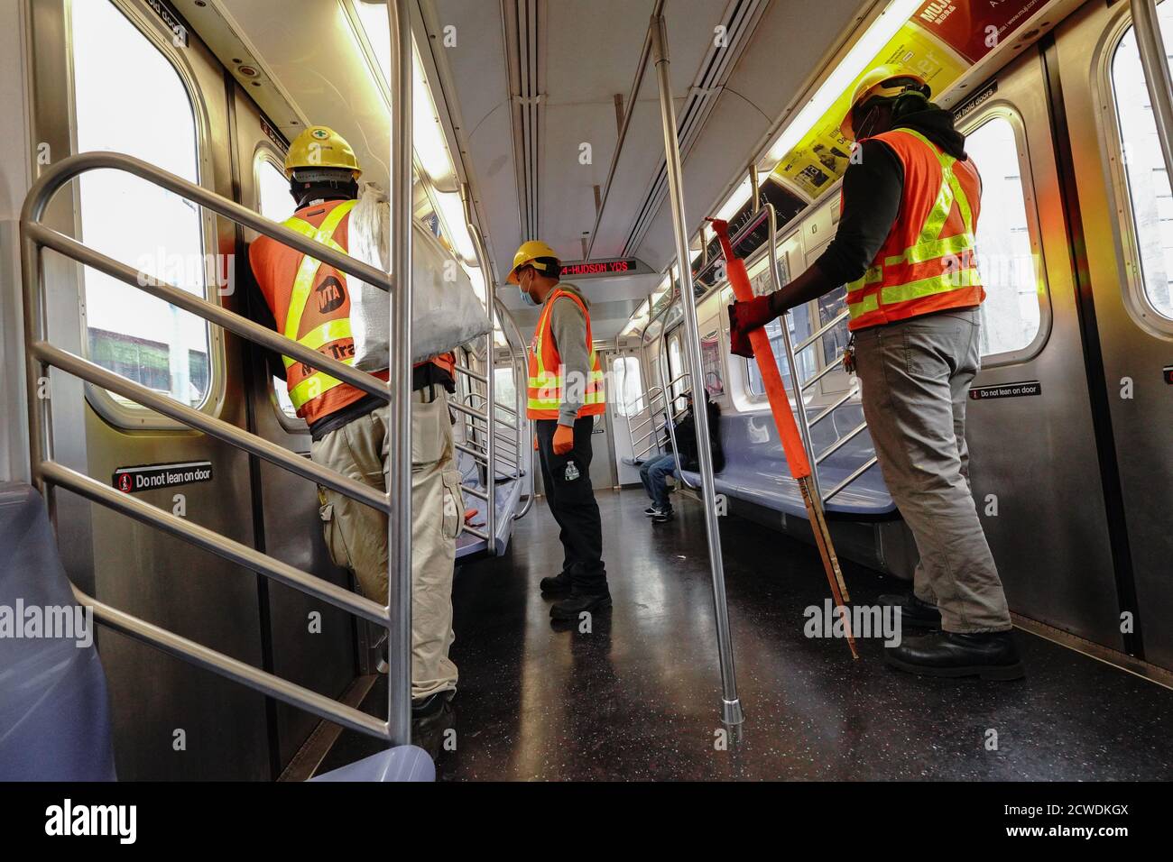 Mta personnel hi-res stock photography and images - Alamy