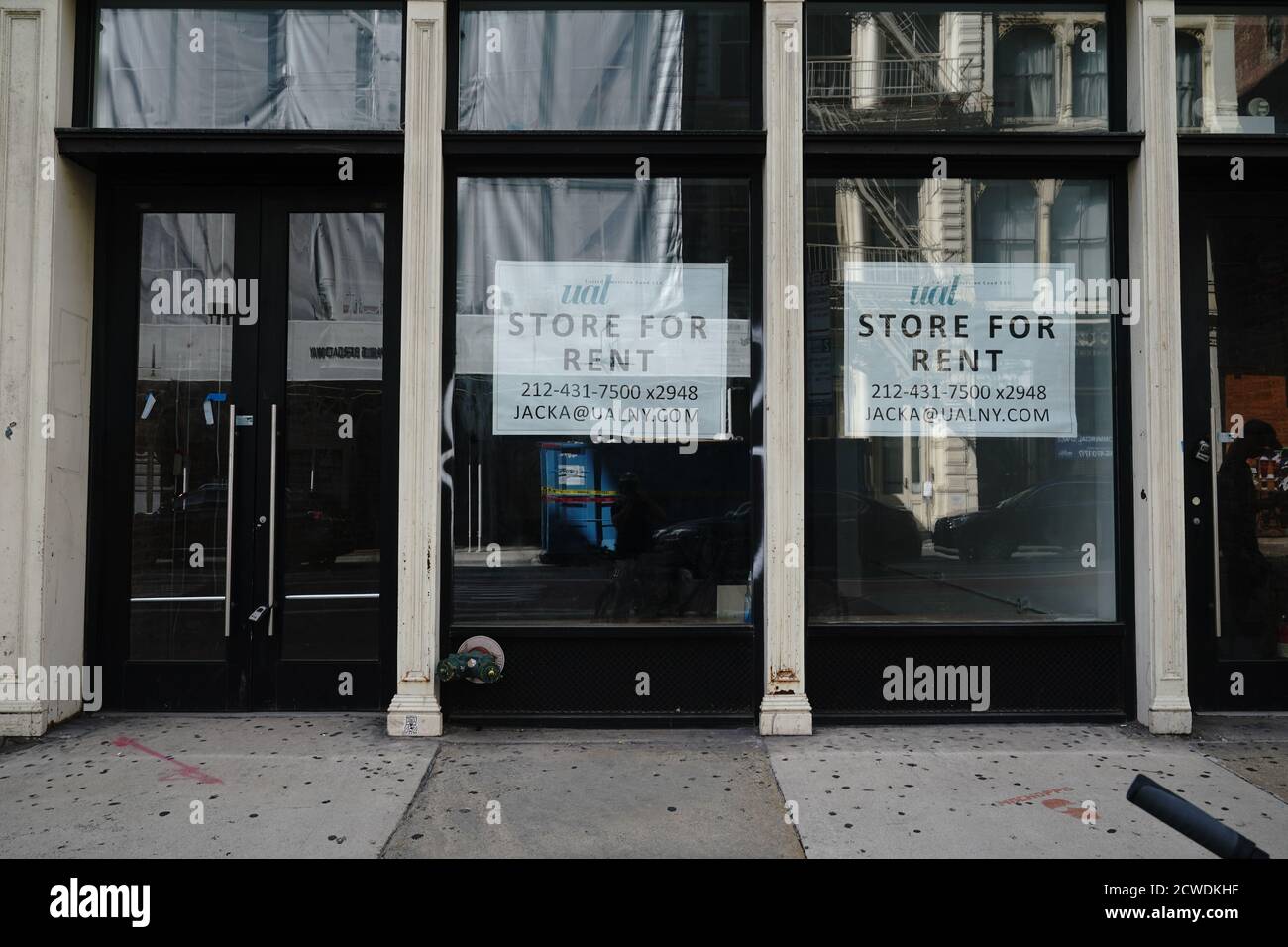 Real estate sign seen hi-res stock photography and images - Alamy