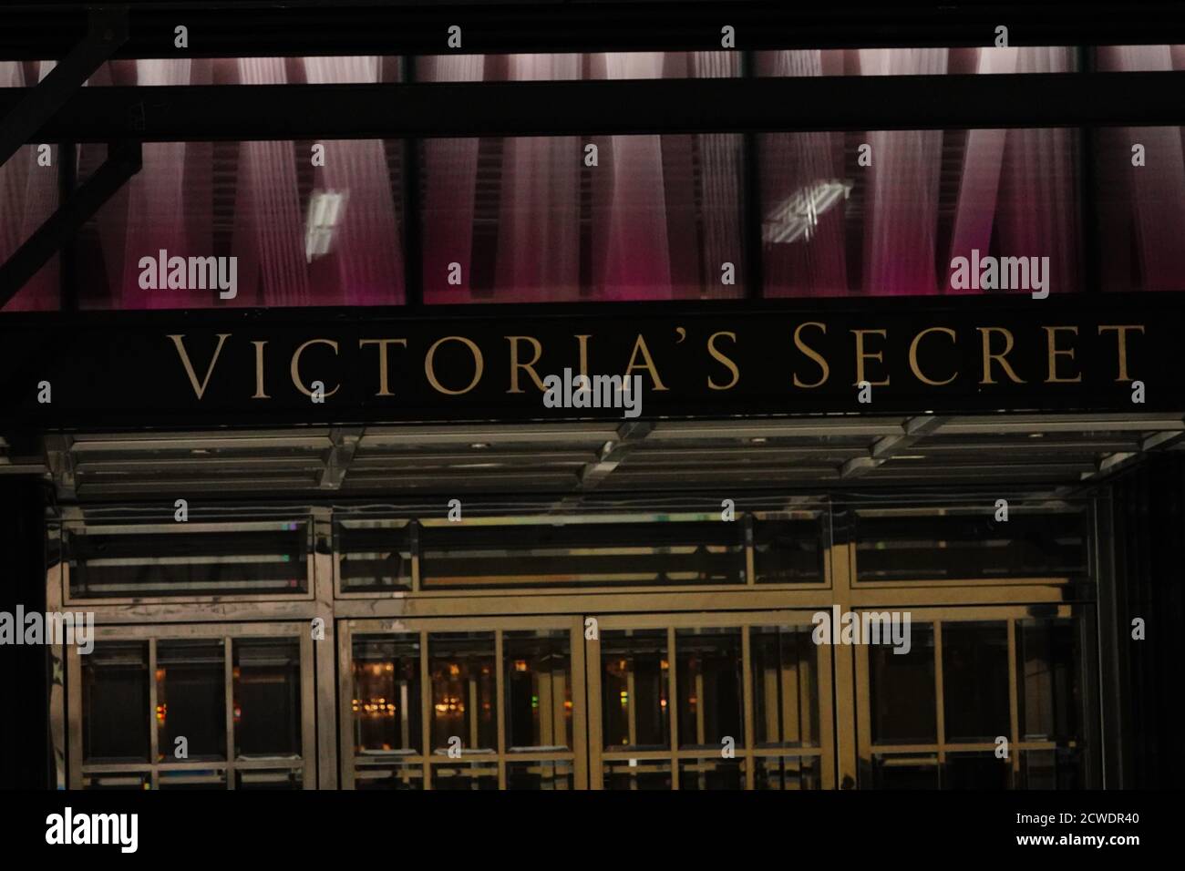 Victoria’s secret 2020 hi-res stock photography and images - Alamy