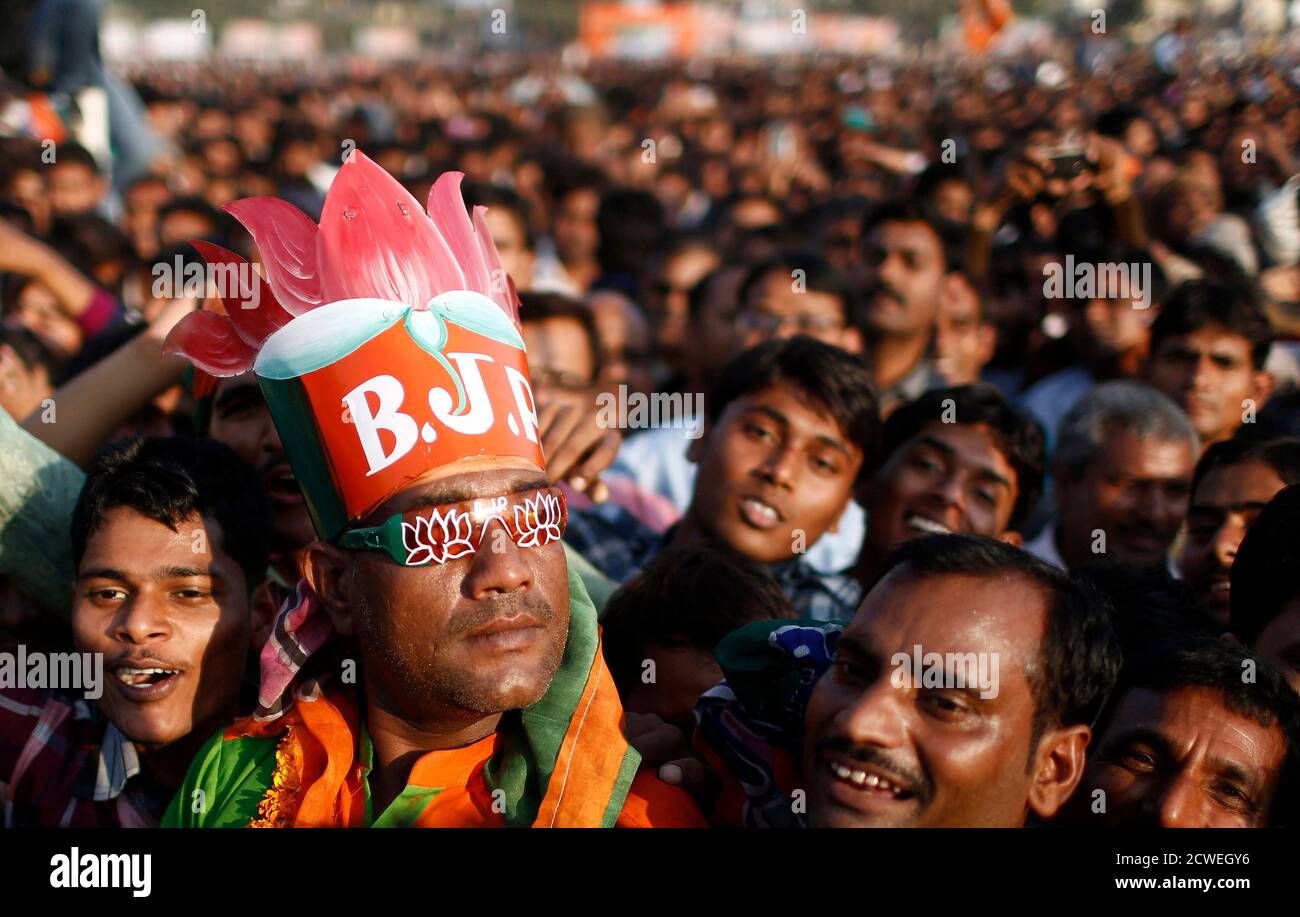 Narendra modi india hat hi-res stock photography and images - Alamy