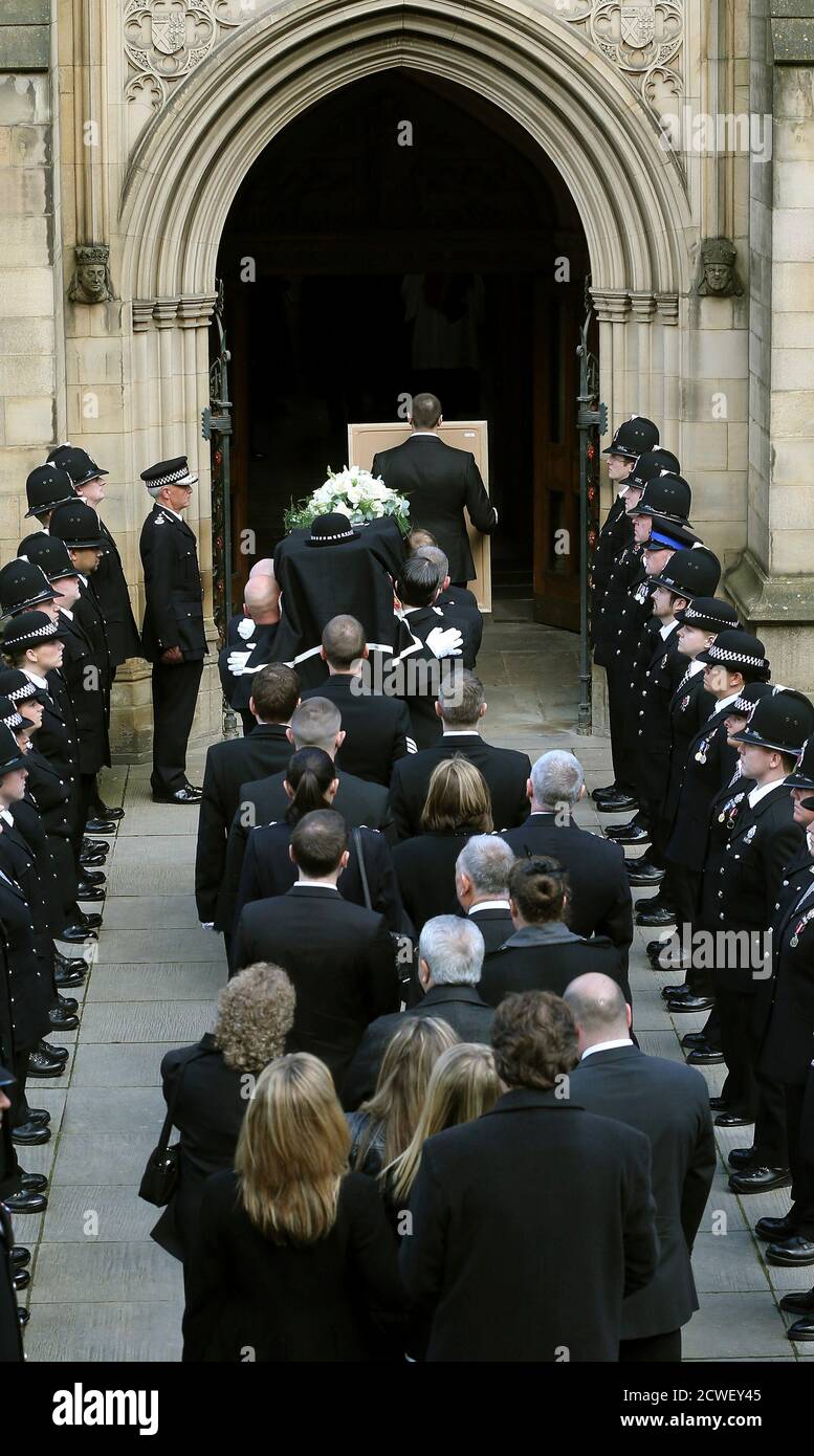 Police Officers Carry The Coffin Of Pc Fiona Bone Hi Res Stock