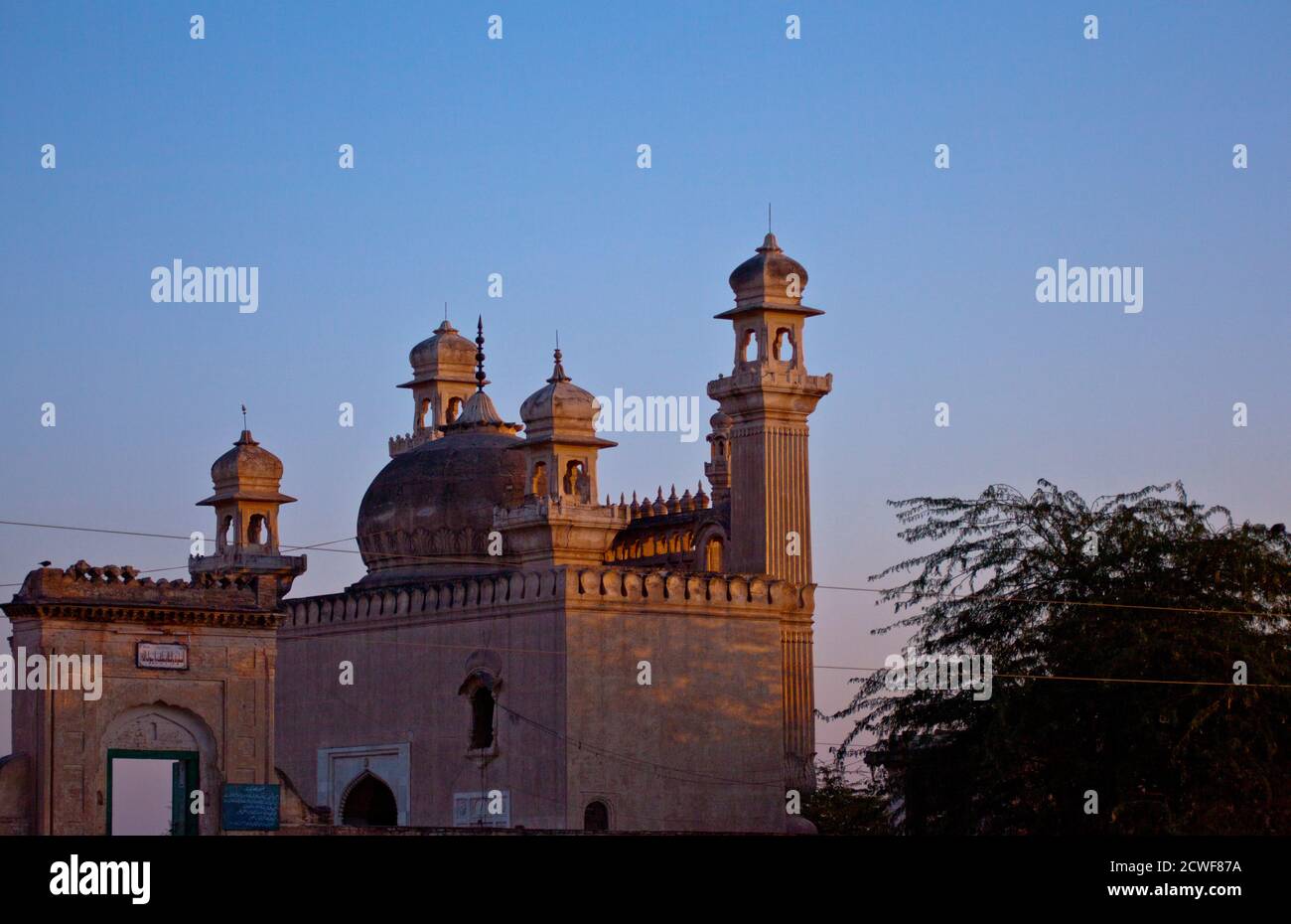 derawar fort and Abbasi mosque in Bahawalpur , Pakistan Stock Photo - Alamy