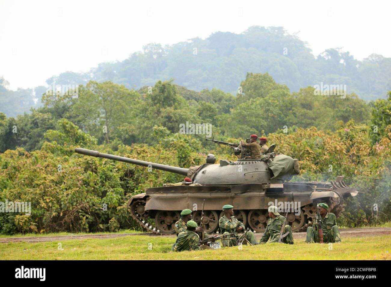 Two soldiers in military tank hi-res stock photography and images - Alamy
