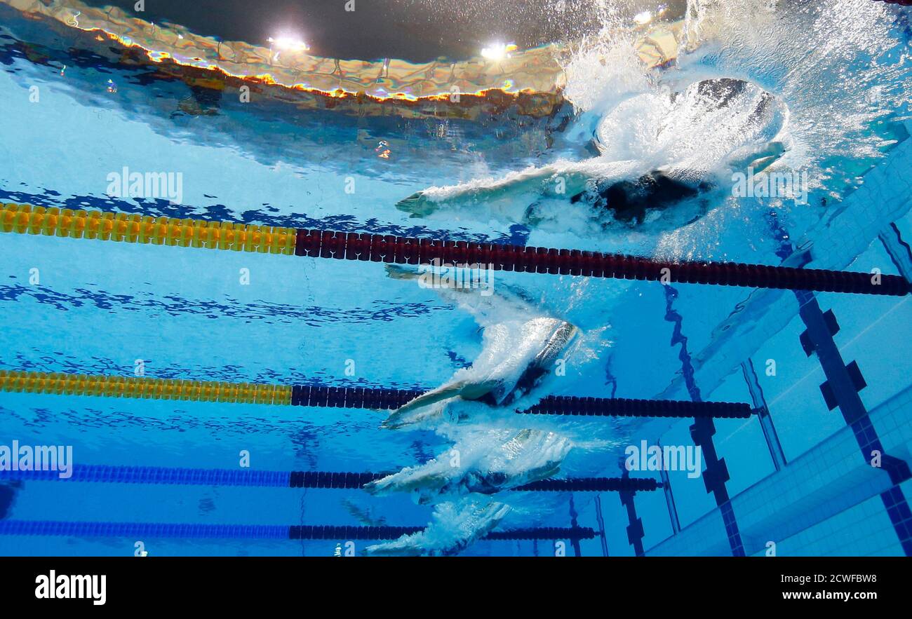 Olympic freestyle swimming underwater hi-res stock photography and ...