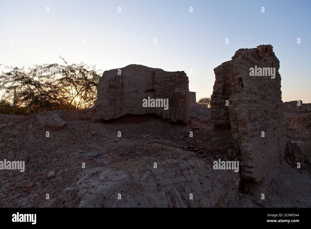 derawar fort and Abbasi mosque in Bahawalpur , Pakistan Stock Photo - Alamy