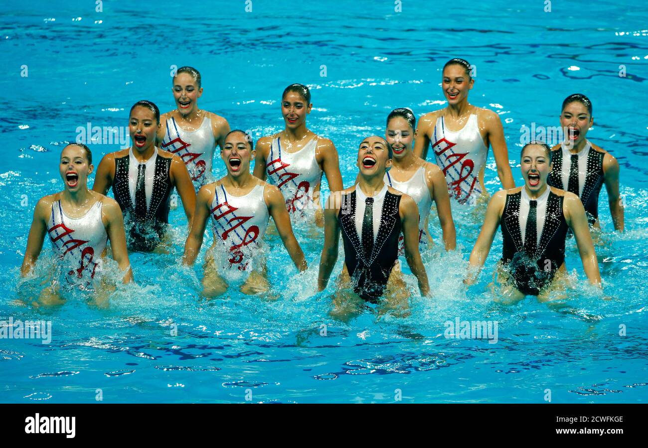 Team mexico synchronised swimming hi-res stock photography and images ...
