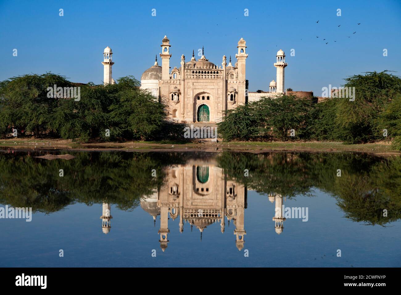 derawar fort and Abbasi mosque in Bahawalpur , Pakistan Stock Photo - Alamy