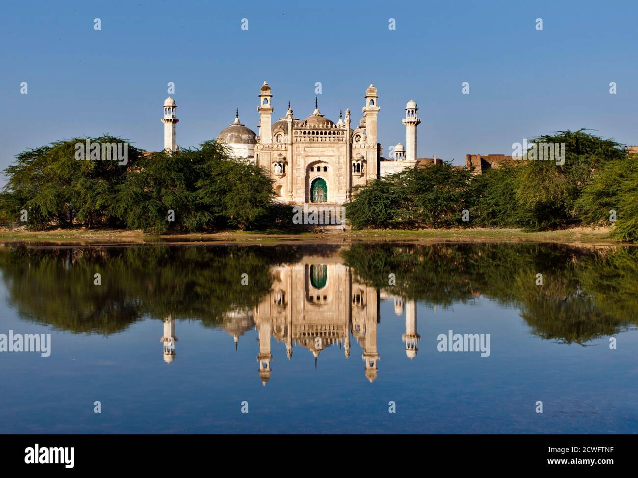 derawar fort and Abbasi mosque in Bahawalpur , Pakistan Stock Photo - Alamy
