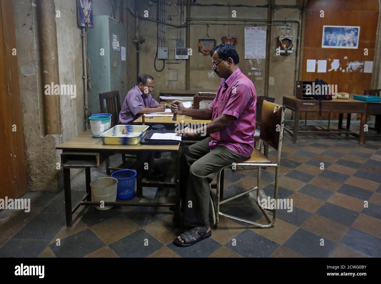 Telegram delivery hi-res stock photography and images - Alamy