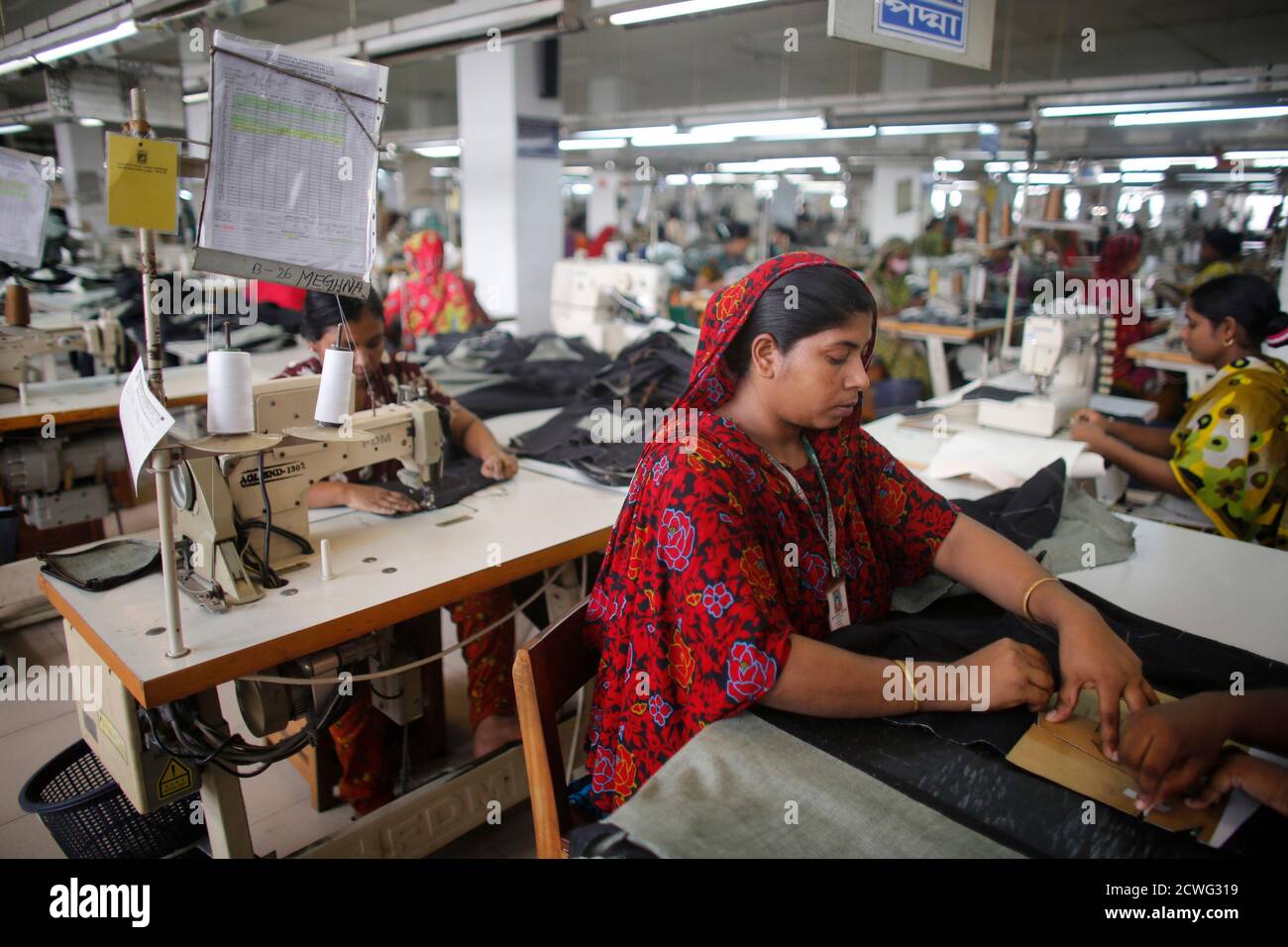 Bangladesh garments worker hi-res stock photography and images - Alamy