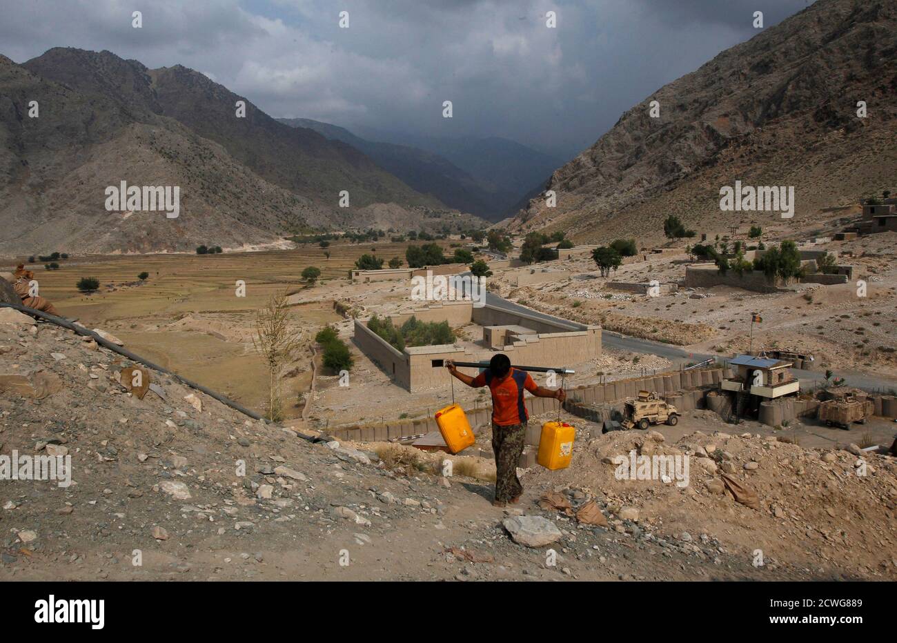 Crime observation hi-res stock photography and images - Alamy