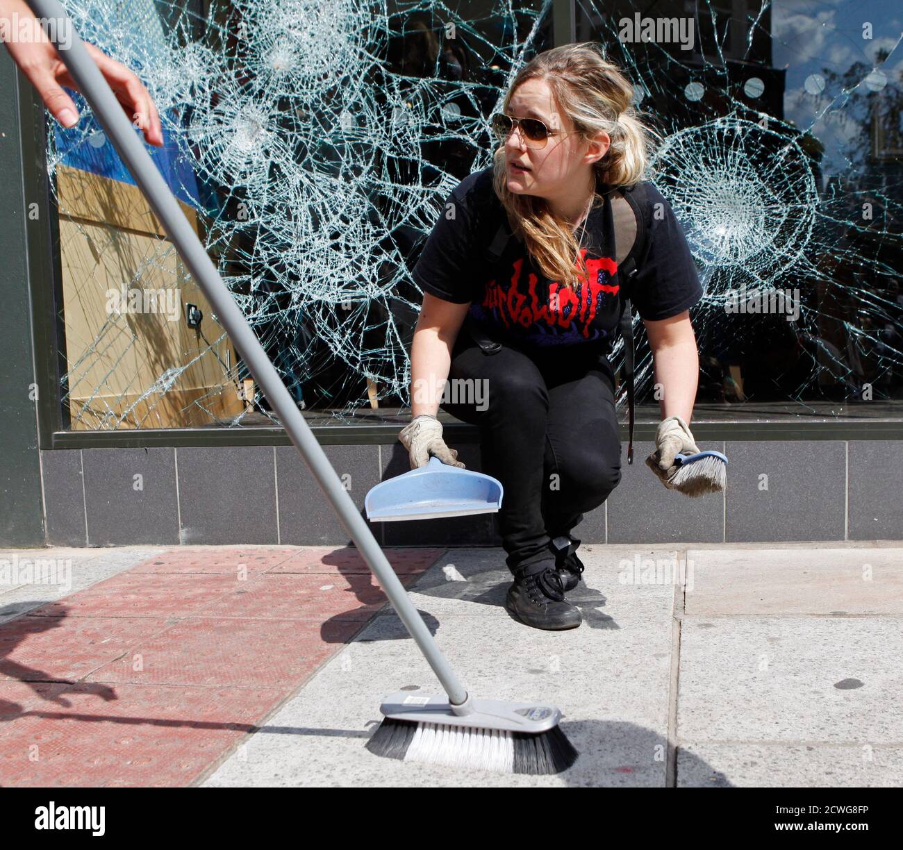 London riots clean hi-res stock photography and images - Alamy