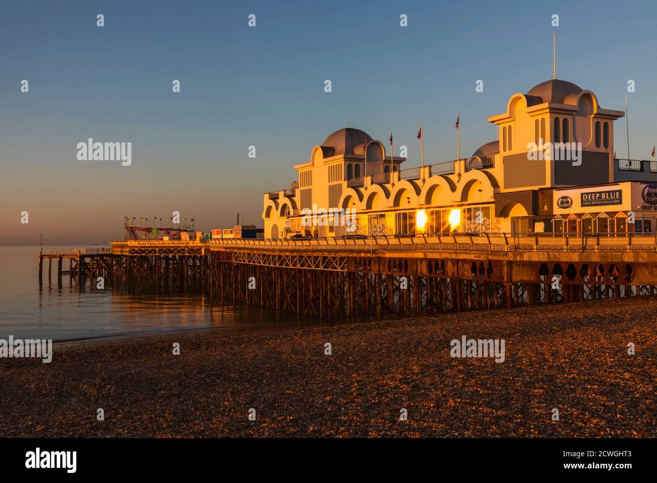 England, Hampshire, Portsmouth, Southsea, Beach and South Parade Pier ...