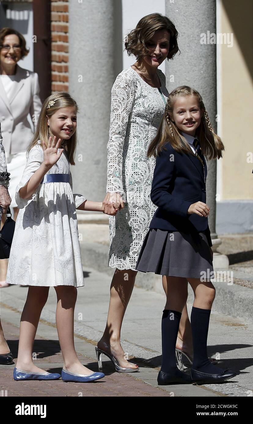 First communion princess leonor spain hi-res stock photography and ...