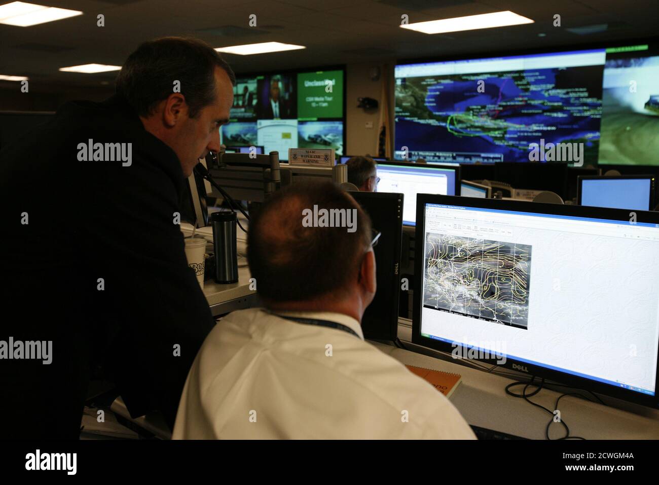 Cybersecurity analysts hi-res stock photography and images - Alamy
