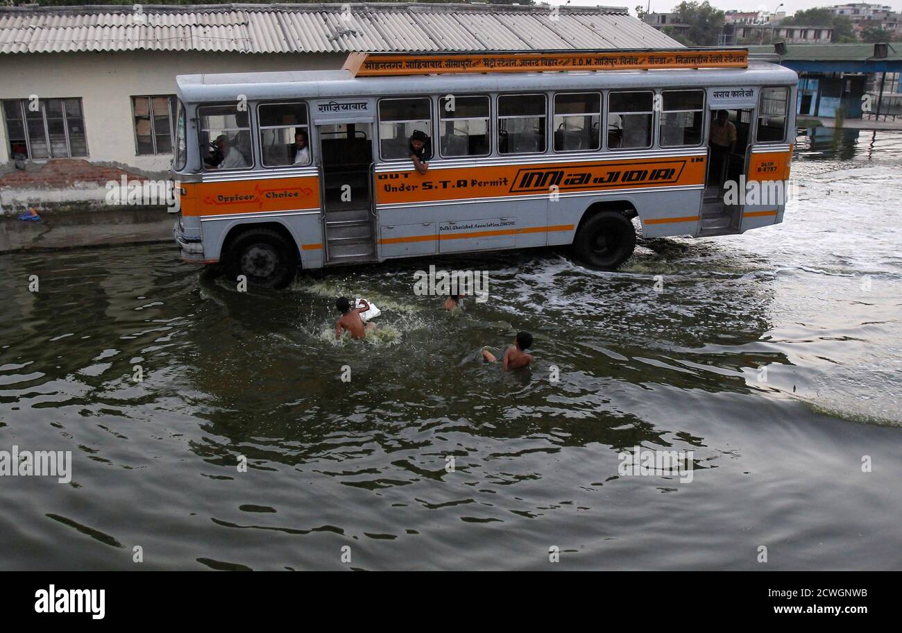 Flooded bus terminal hi-res stock photography and images - Alamy